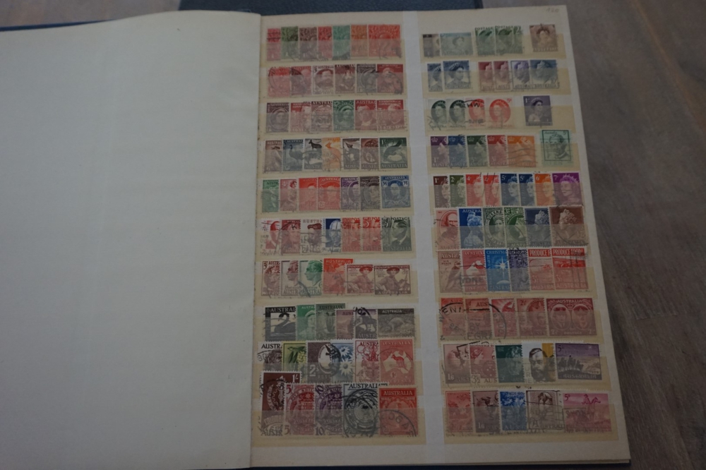 Australië en wat divers verzameling postzegels in album - Stamp Land